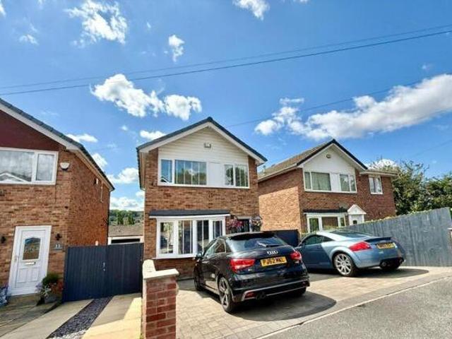 Cliffe Park Close, Leeds, 3 Bedroom Detached