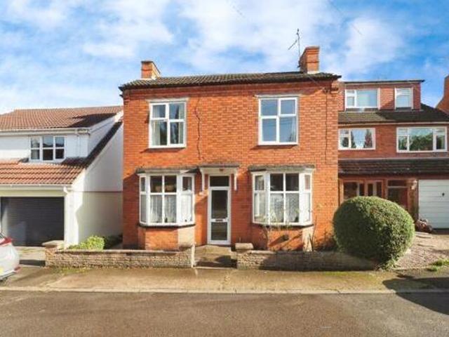 Cliffe Road, Birstall, 3 Bedroom Detached
