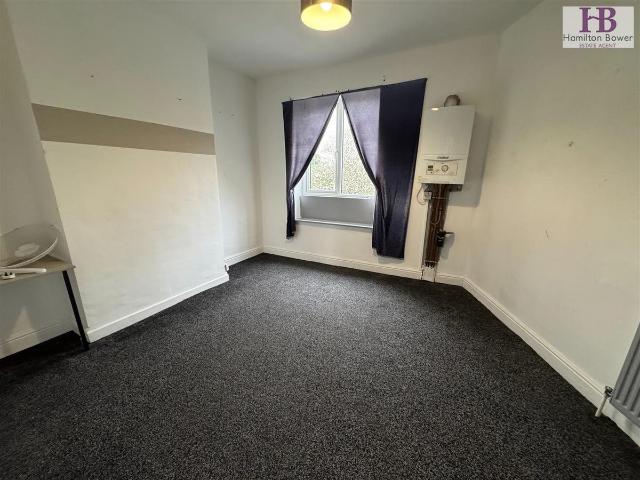 Cliffe Road, Bradford BD3, 2 bed flat to rent, £695 pcm | PrimeLocation