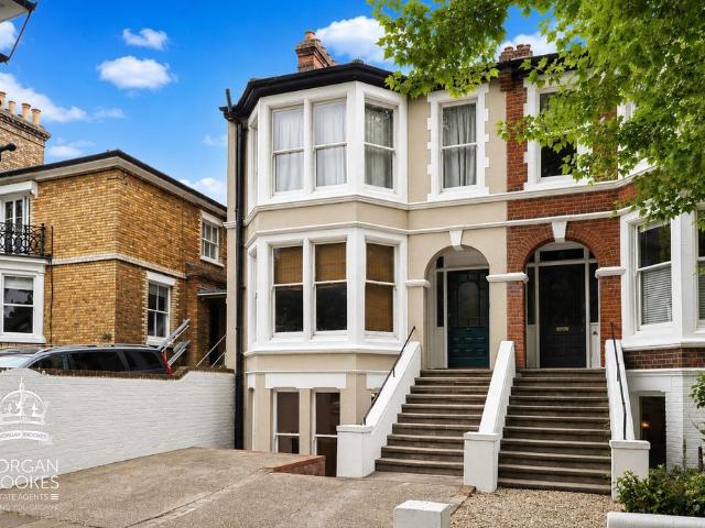 Clifftown Conservation Area, Southend On Sea SS1, 2 bed flat to rent, £1,500 pcm | PrimeLocation