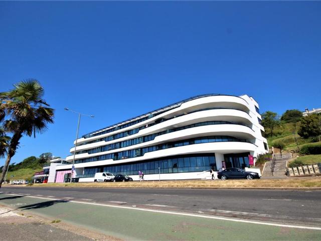 Clifftown Shore, Western Esplanade. 2 bed apartment to rent £1,950 pcm £450 pw