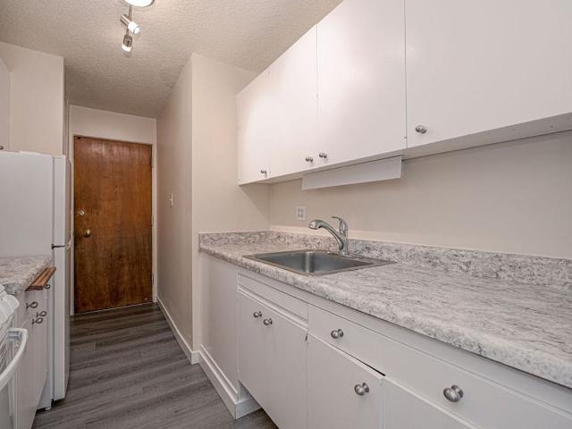 Clift House Apartments 2 Bedroom Apartment for Rent at 301 E Thomas St, Seattle, WA 98102 Broadway