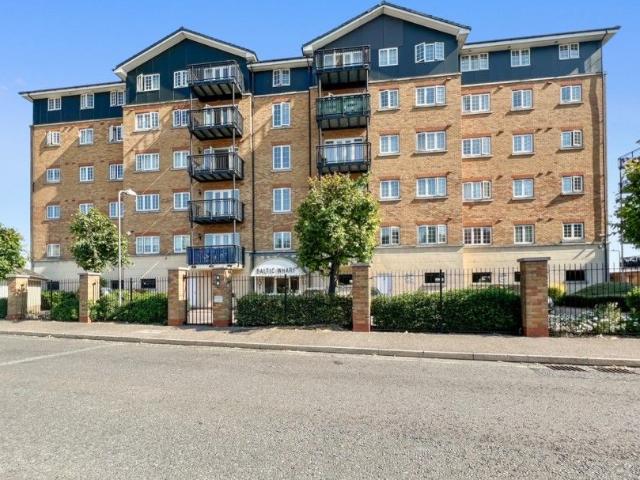 Clifton Marine Parade, Gravesend DA11, 2 bed flat to rent, £1,400 pcm | PrimeLocation