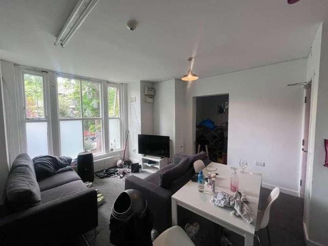 Clifton Avenue, Fallowfield, Manchester, M14