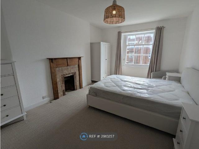 Clifton, Bristol BS8, 2 bed flat to rent, £1,795 pcm | PrimeLocation