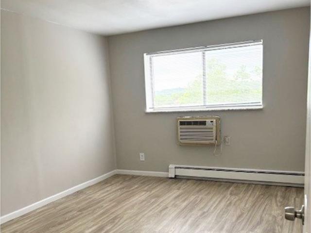 Clifton Colony 2 Bedroom Apartment for Rent at 714 Clifton Colony Dr, Cincinnati, OH 45220 Clifton