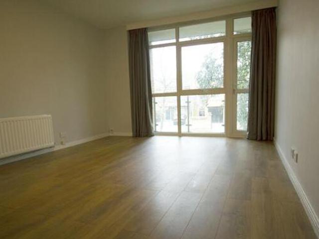 Clifton Court, Cherrywood Drive, 2 Bedroom Flat