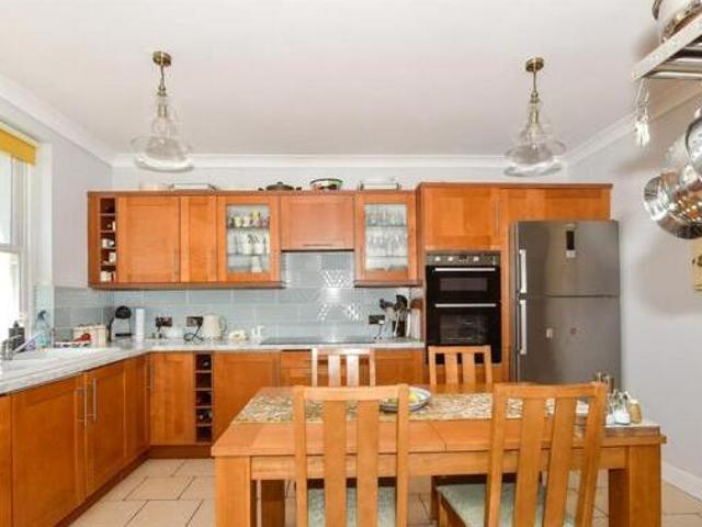 Clifton Crescent, Folkestone, 2 Bedroom Apartment