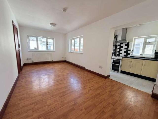 Clifton Drive, Blackpool, FY4