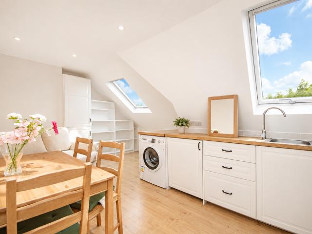 Clifton Gardens, London NW11 1 bed flat to rent £1,650 pcm £381 pw