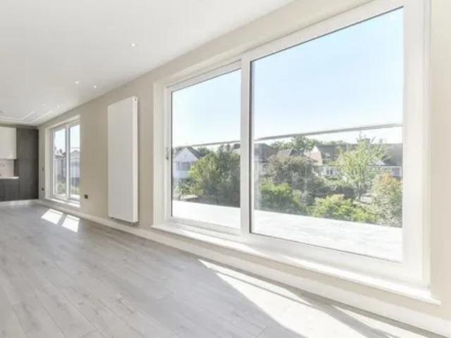 Clifton Gardens, London, NW11 7EL, United Kingdom | 2 bed house for rent #119397756 | Rentberry