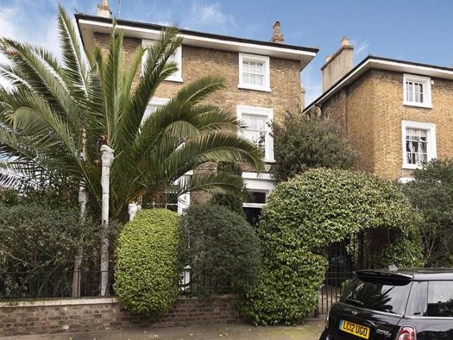 Clifton Hill, St John’s Wood, London. 5 bed detached house to rent £19,933 pcm £4,600 pw