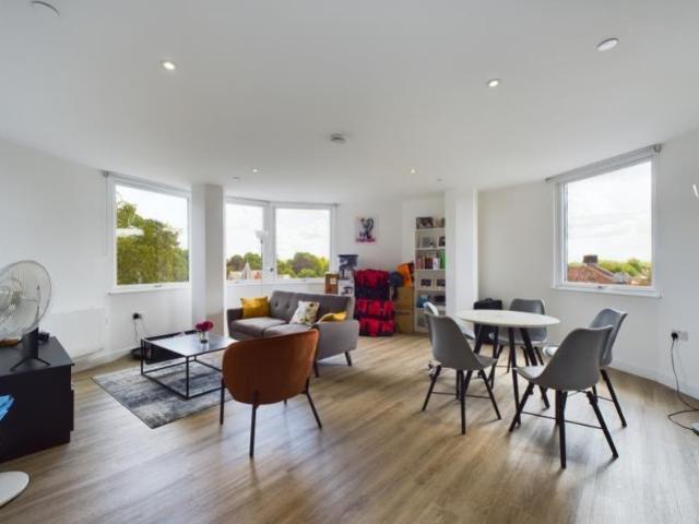 Clifton House Broadway, Peterborough PE1 2 bed apartment to rent £1,150 pcm £265 pw