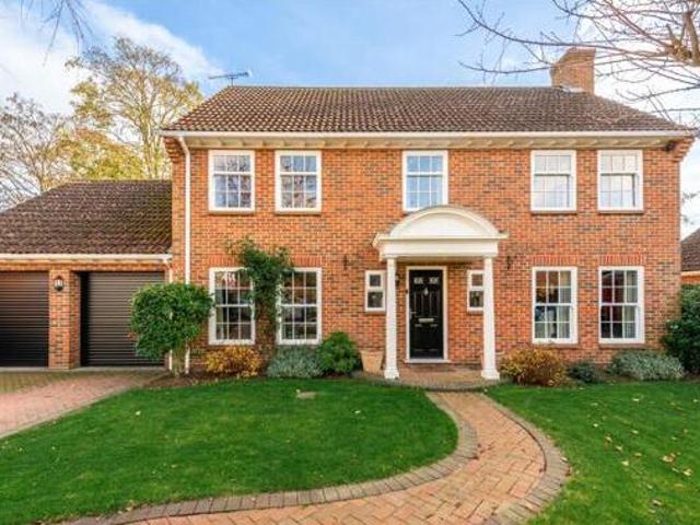 Clifton House Close, Clifton, 4 Bedroom Detached
