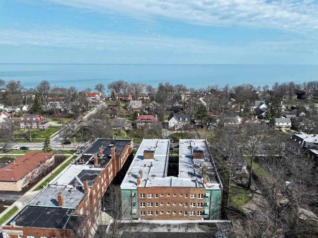 Clifton Lake Apartments 1 Bedroom Apartment for Rent at 10903 Lake Ave, Cleveland, OH 44102 Edgewater