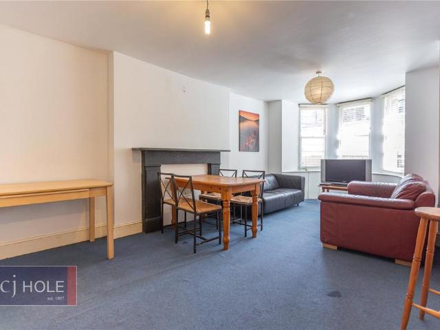 Clifton Park Road, Bristol BS8 2 bed apartment to rent £1,750 pcm £404 pw