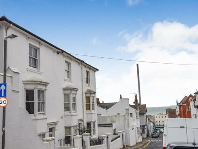 Clifton Place, Brighton, 2 Bedroom Apartment