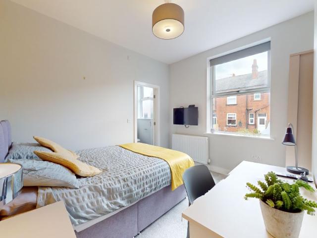 Clifton Place, Wakefield WF1, Room to rent, £550 pcm | PrimeLocation