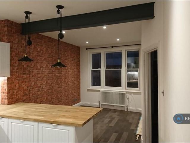 Clifton Rise, London, SE14 4 bed terraced house to rent £3,600 pcm £831 pw