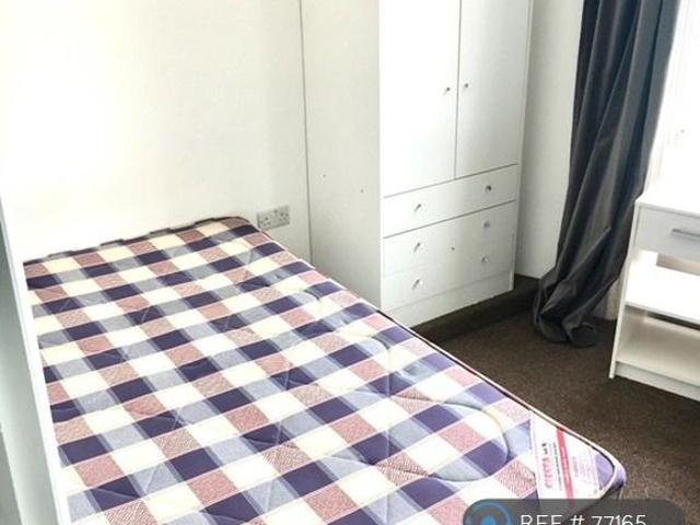Clifton Road, Bristol, BS8 4 bed flat to rent £3,100 pcm £715 pw