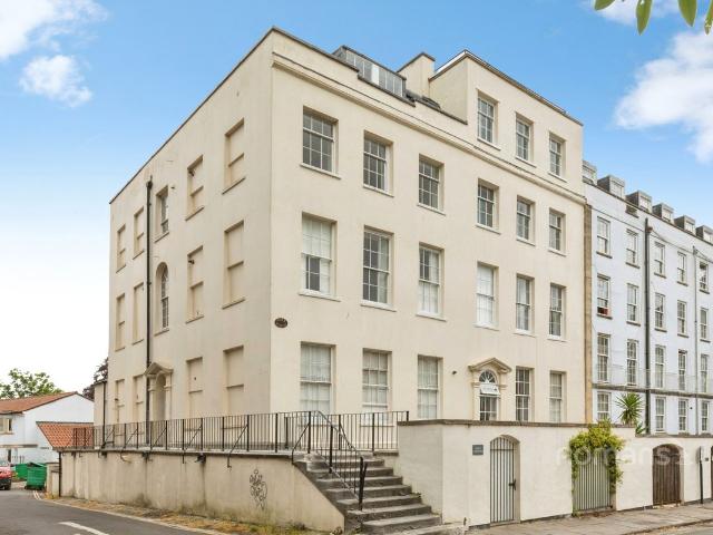 Clifton Road BS8, 3 bed flat to rent, £3,250 pcm | PrimeLocation