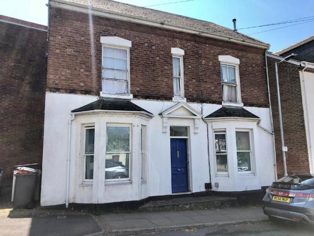 Clifton Road, Exeter, EX1 2 bed flat to rent £1,275 pcm £294 pw