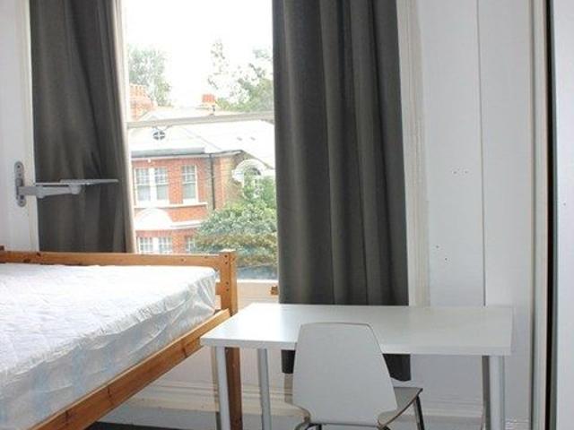 Clifton Road, Kingston Upon Thames KT2, Room to rent, £932 pcm | PrimeLocation