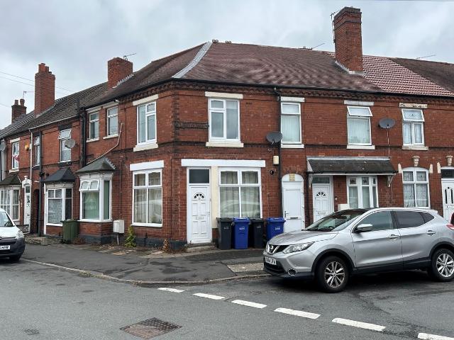 Clifton Road, Halesowen B62, 1 bed flat to rent, £675 pcm | PrimeLocation