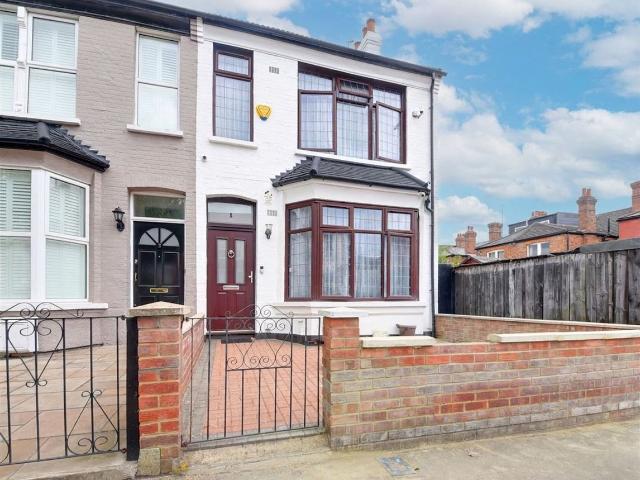 Clifton Road, London N3, 3 bed terraced house to rent, £2,400 pcm | PrimeLocation