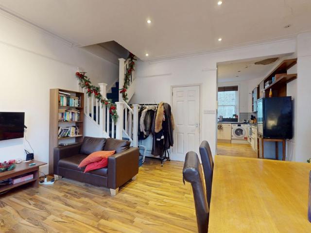 Clifton Road, London W9, 4 bed flat to rent, £3,750 pcm | PrimeLocation