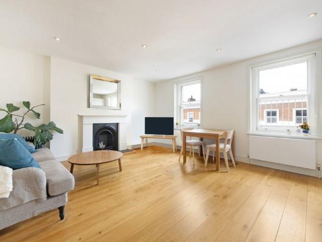 Clifton Road, Little Venice W9, 1 bed flat to rent, £2,250 pcm | PrimeLocation