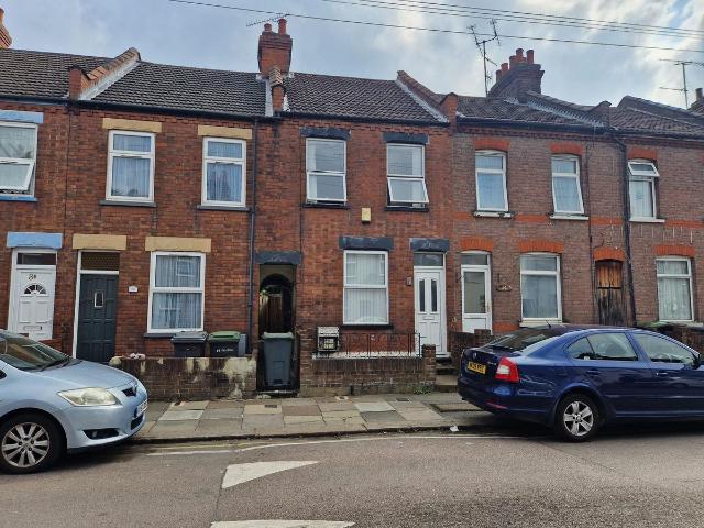 Clifton Road, Luton LU1, 2 bed terraced house to rent, £1,250 pcm | PrimeLocation