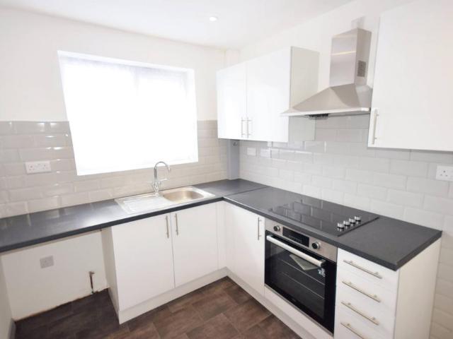 Clifton Road, Southampton SO15 1 bed flat to rent £1,045 pcm £241 pw
