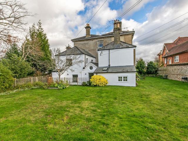Clifton Road, Winchester SO22, 2 bed cottage to rent, £1,600 pcm | PrimeLocation