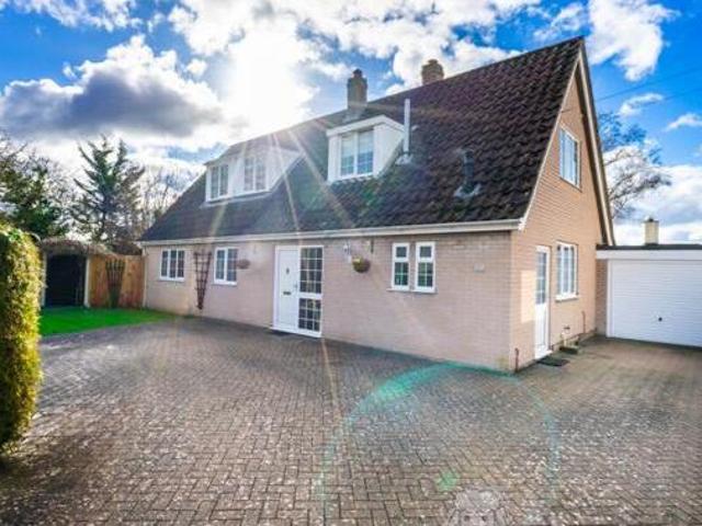 Clifton Road, Wymondham, 4 Bedroom Chalet