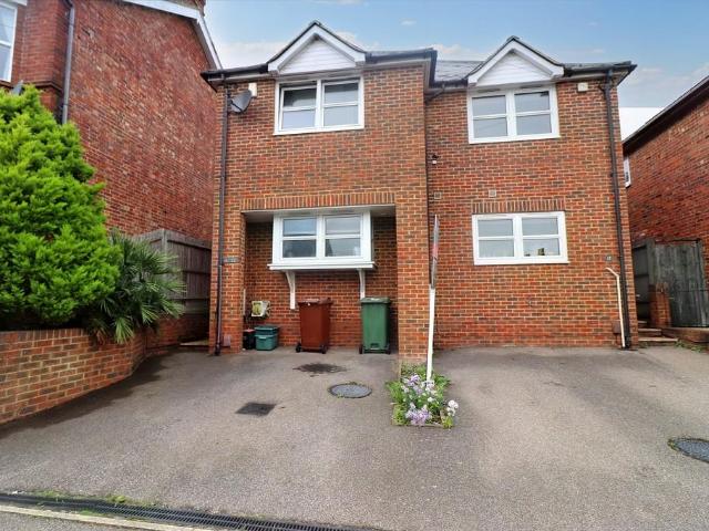 Clifton Road, TUNBRIDGE WELLS 2 bed semi detached house to rent £1,490 pcm £344 pw