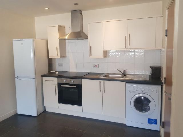 Clifton Street, Cardiff CF24, 1 bed flat to rent, £725 pcm | PrimeLocation