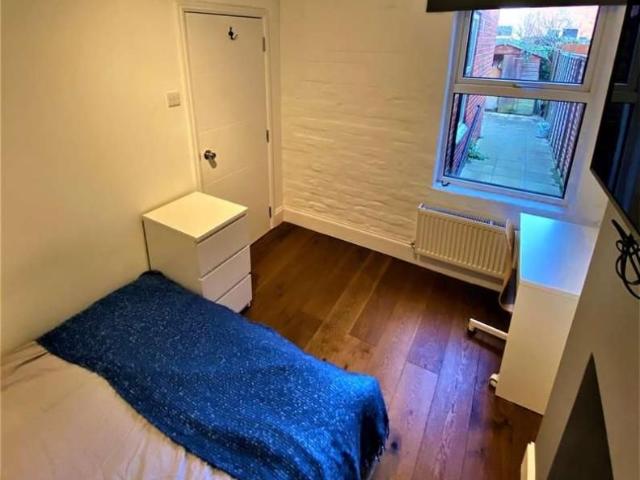 Clifton Street, Reading, RG1