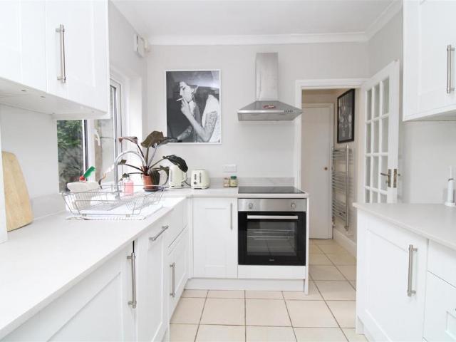 Clifton Terrace, BRIGHTON 2 bed flat to rent £1,850 pcm £427 pw