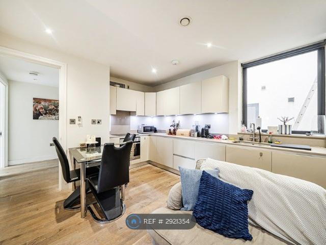 Clifton Terrace, London N4, 3 bed flat to rent, £3,500 pcm | PrimeLocation