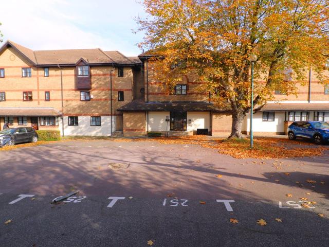 Clifton Walk, Dartford DA2, 2 bed flat to rent, £1,400 pcm | PrimeLocation