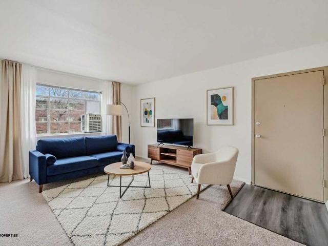 Clifton Woods Apartments 2 Bedroom Apartment for Rent at 1750 Clifton Ave, Columbus, OH 43203 Woodland Park