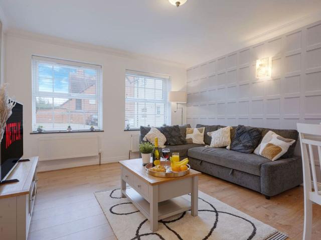 Cliftonville NN1, 2 bed flat to rent, £3,038 pcm | PrimeLocation