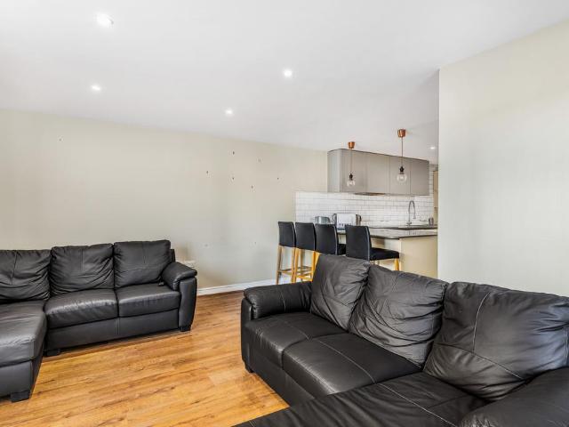 Cline Road, Bounds Green 2 bed apartment to rent £1,900 pcm £438 pw