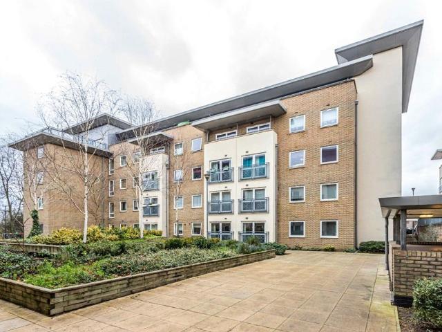 Cline Road, London, N11 1 bed apartment to rent £1,650 pcm £381 pw