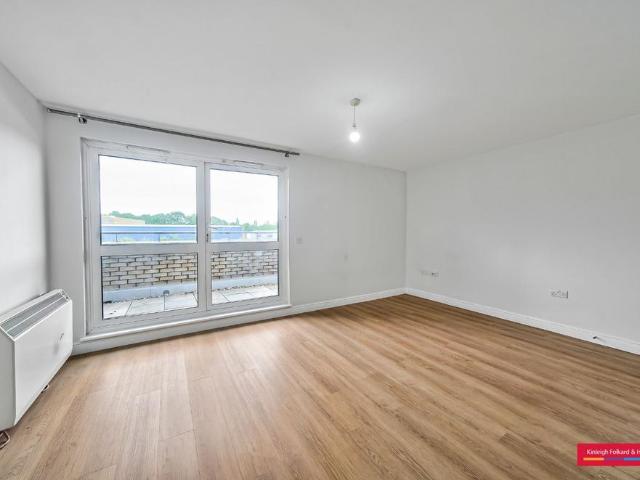 Cline Road, London, N11 1 bed flat to rent £1,600 pcm £369 pw