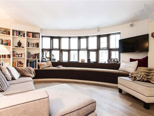 Clink Street, London, SE1 2 bed apartment to rent £3,600 pcm £831 pw