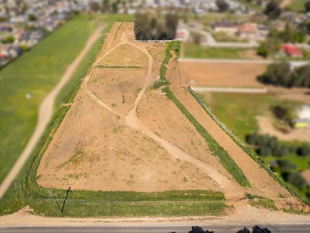 Clinton Ave, Fresno, CA 93722