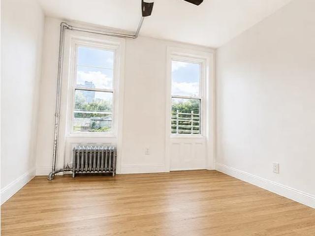 Clinton Hill Room