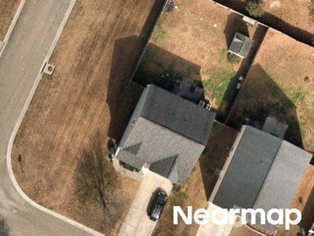 Clipstone Dr